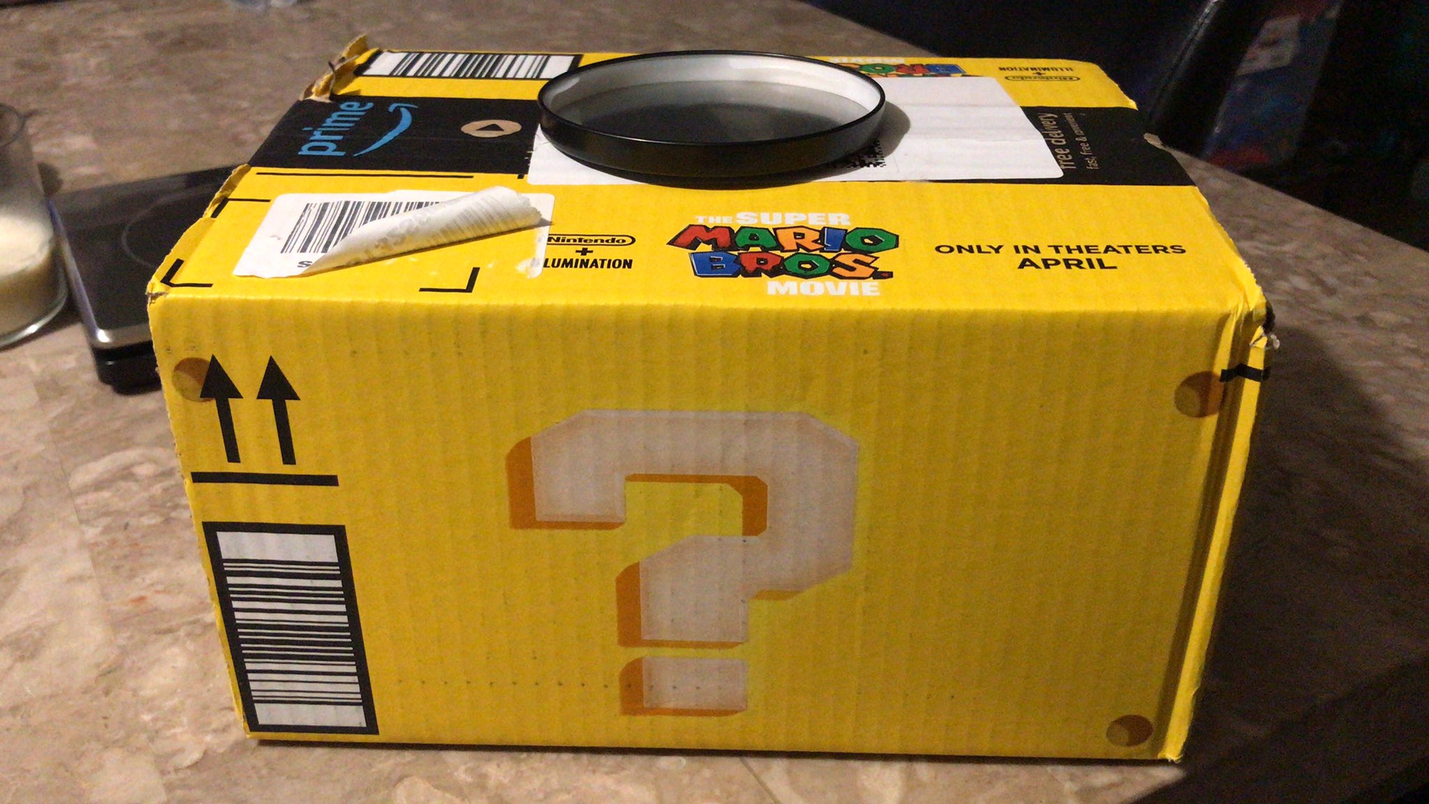 Amazon promove filme de Super Mario Bros com caixa temática